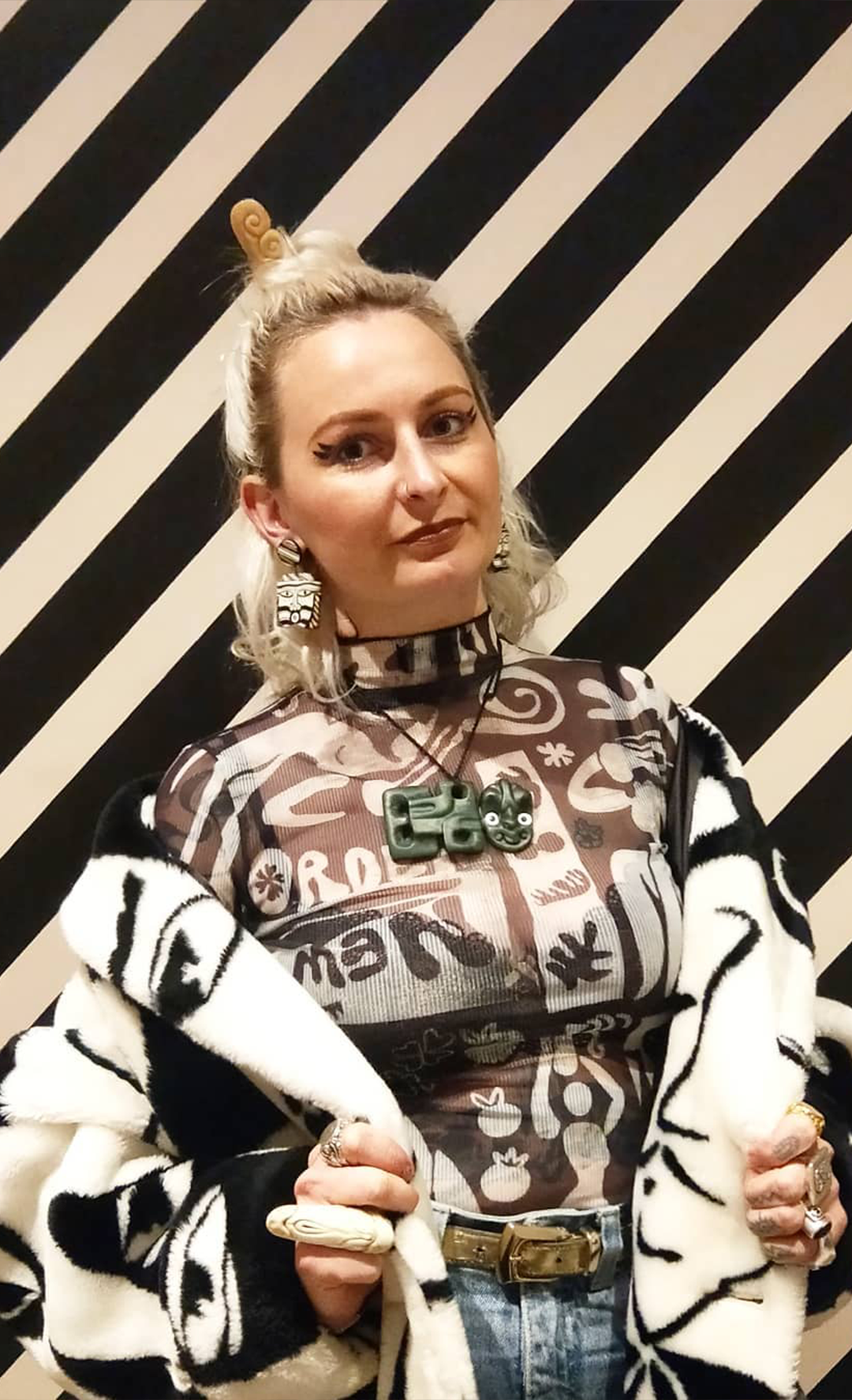 Xoë Hall | Limited Edition Prints | Urban Art gallery in NZ – Limn Gallery